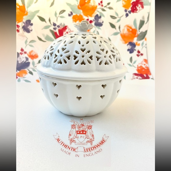 Leedsware | Accents | Vintage Leedsware Creamware Bowl With Lid | Poshmark